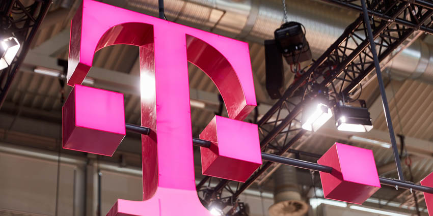 T-Mobile 启动 Snapdragon Spaces 加速器 旨在推动AR 5G创新-VRcoast带你玩转VR,国内VR虚拟现实新闻门户网站,为您提供VR虚拟现实等新闻咨询。